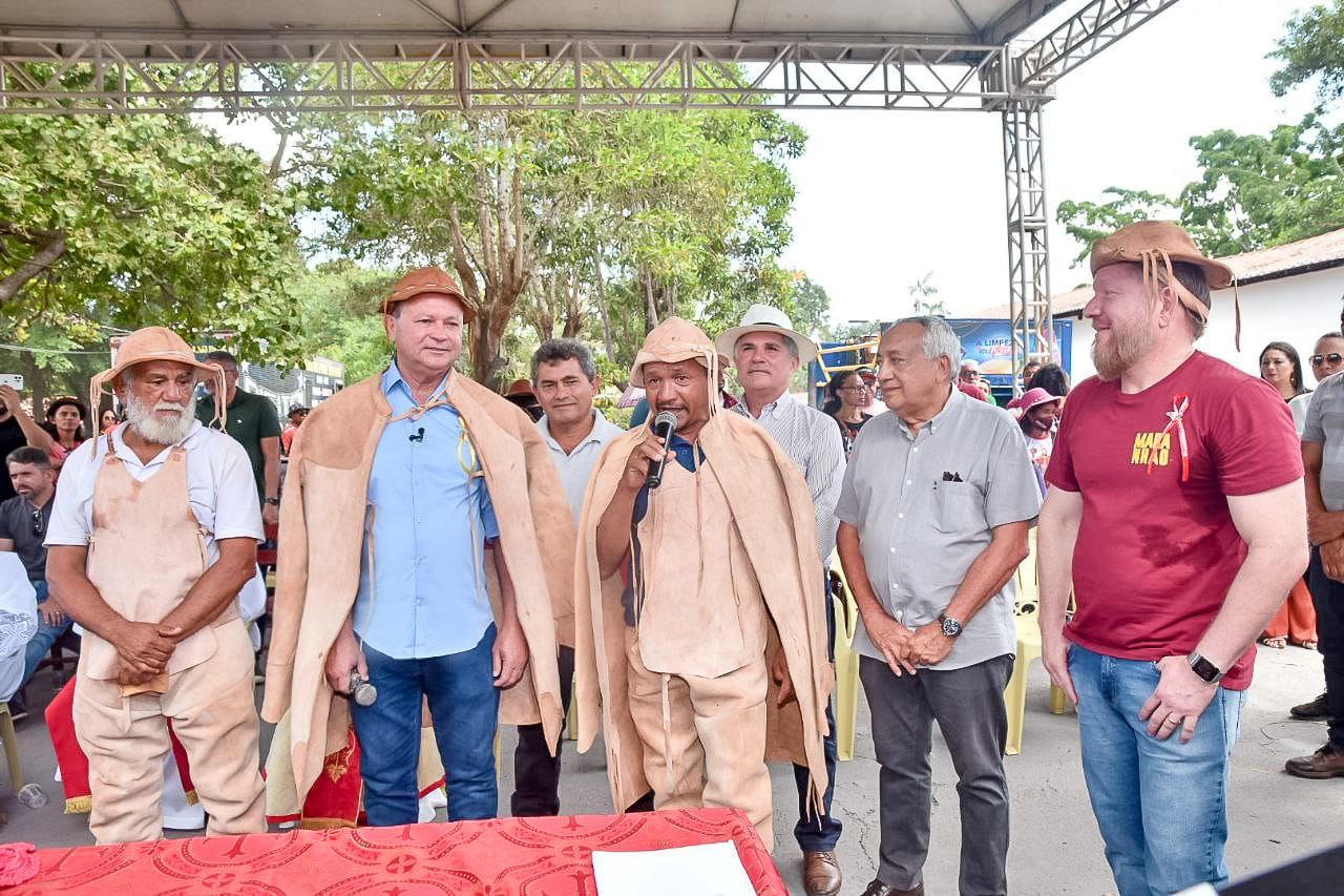 Brandão participa da procissão de São Raimundo Nonato dos Mulundus e ...