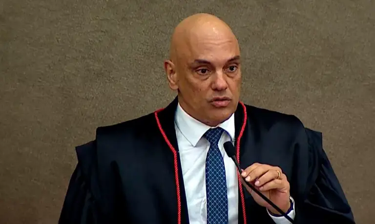 Alexandre de Moraes manda demitir parentes do governador lotados na ...